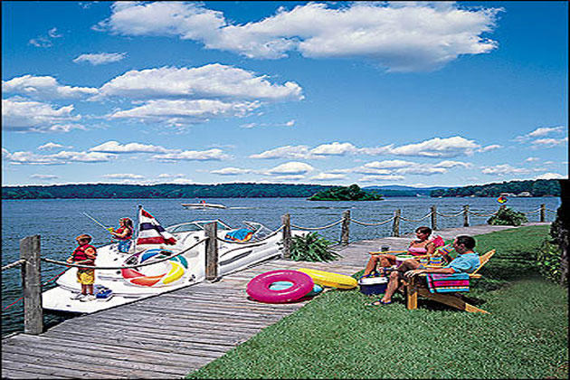 Watersports on Lake Hamilton